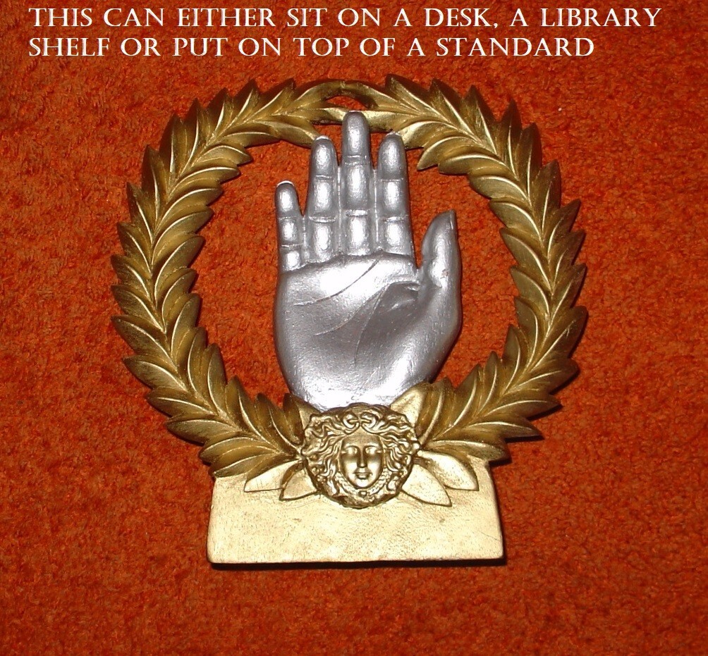 Movie prop Roman Standard Laurel Wreath manus wood ha… - Gem