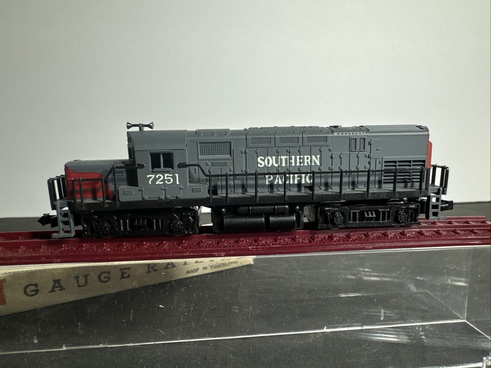 N-scale Alco C420 Southern Pacific Locomotive 7251 #46 | eBay