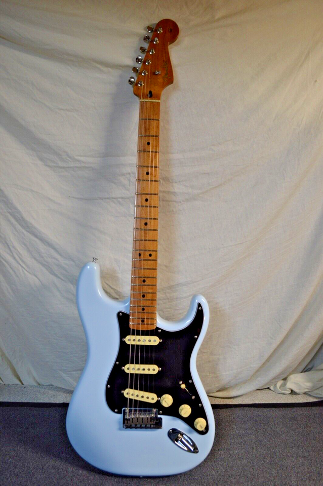 Fender/warmoth Strat with Fender 69 Custom Shop pre wired pickgaurd ...
