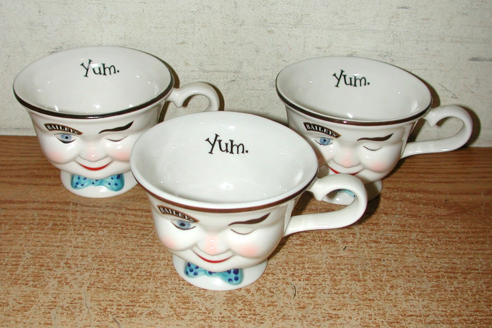 1996 BAILEY'S HIS AND HERS YUM WINKING IRISH CREAM COFFEE CUPS MUGS LOT ...