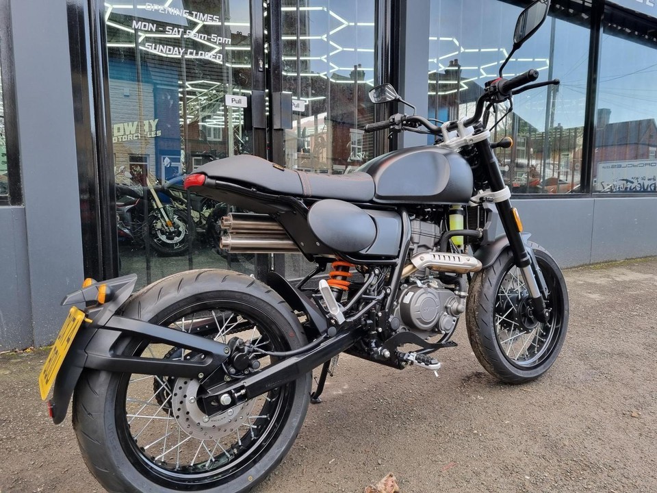 Skyteam Tracker 125cc supermoto learner legal commuter retro bluroc ...