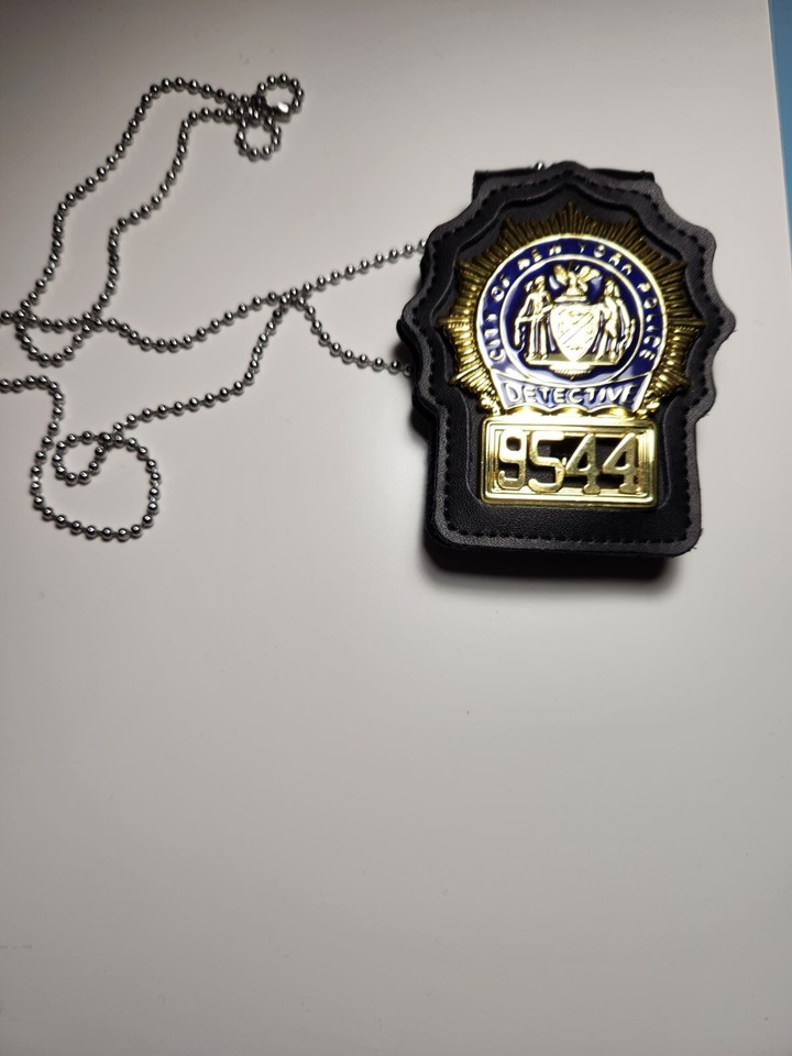 Brooklyn 99 Jake Peralta NYPD Detective Badge EBay brooklyn-99-jake-peralta-nypd-detective-badge-ebay