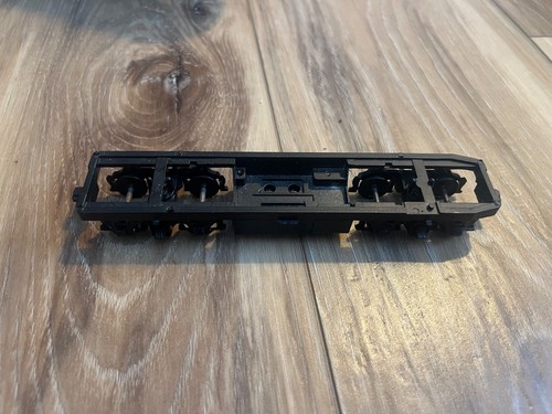 Perfect Athearn HO Dummy Unpowered Frame Chassis GP38, GP40, F7, F3 ...