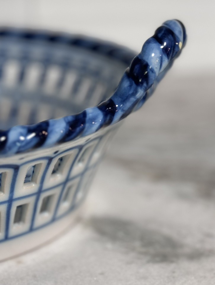 Dutch Makkum Holland Blue & White Painted Basket Lattice Handled Serving Bowl | eBay