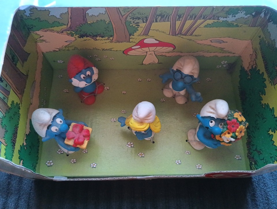 2010 SCHLEICH SMURF GIFT GIVING BOX SET #41244 *N.O.S.* with GARGAMEL ...
