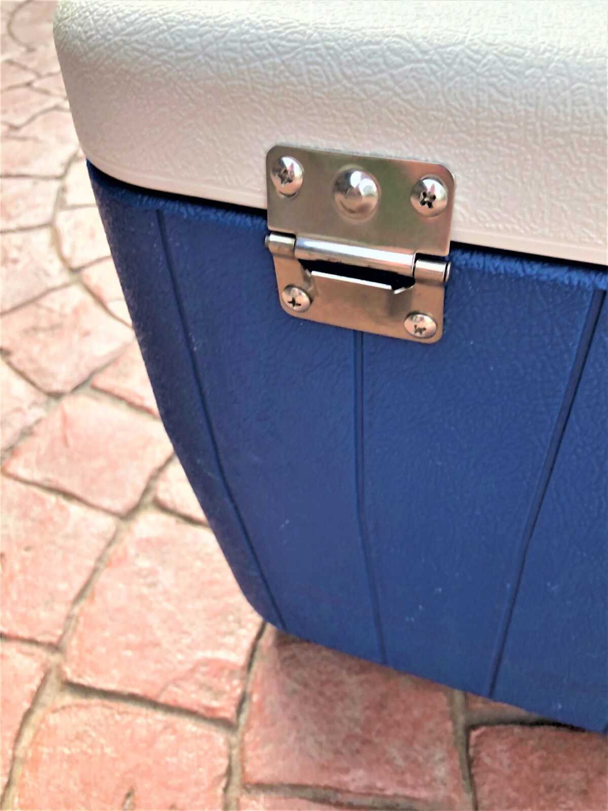 Vintage Coleman Polylite Blue Outdoor 22" Beach Cooler Ice Chest St ...