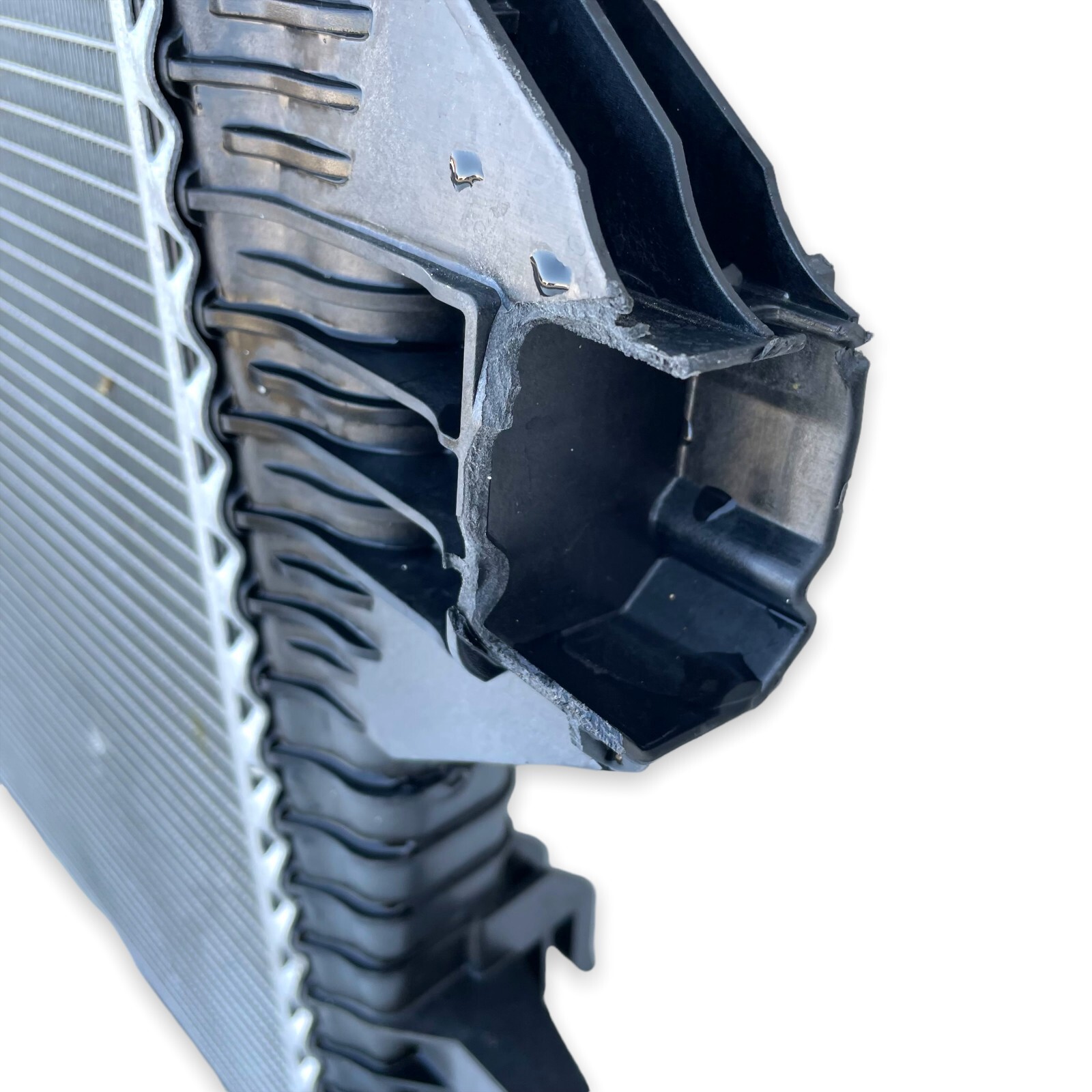 2011-2018 Volkswagen Touareg 7P Audi Q7 Coolant radiator genuine OEM ...