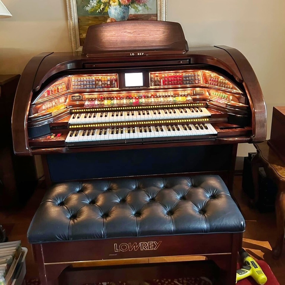 Lowrey Stardust Organ, excellent condition, Cherry. | eBay