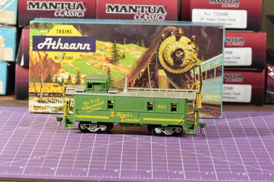Athearn Illinois Terminal Cupola caboose track ready mag couplers | eBay