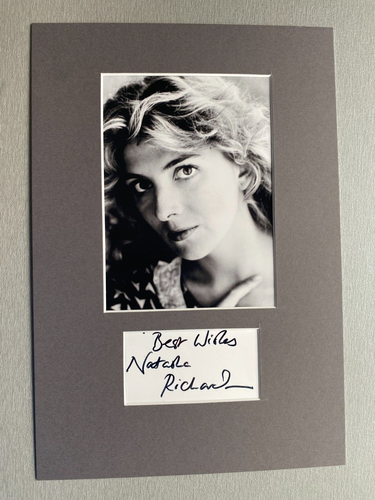 NATASHA RICHARDSON (†2009) signed Briefkarte/Passepartout 20x30 ...