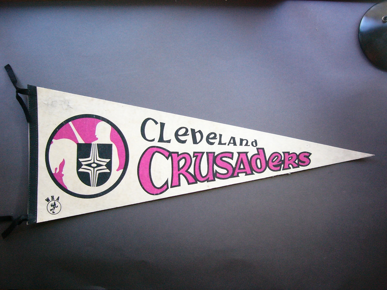EARLY 1970'S 1972/73 CLEVELAND CRUSADERS WHA HOCKEY PENNANT FLAG SHARP ...