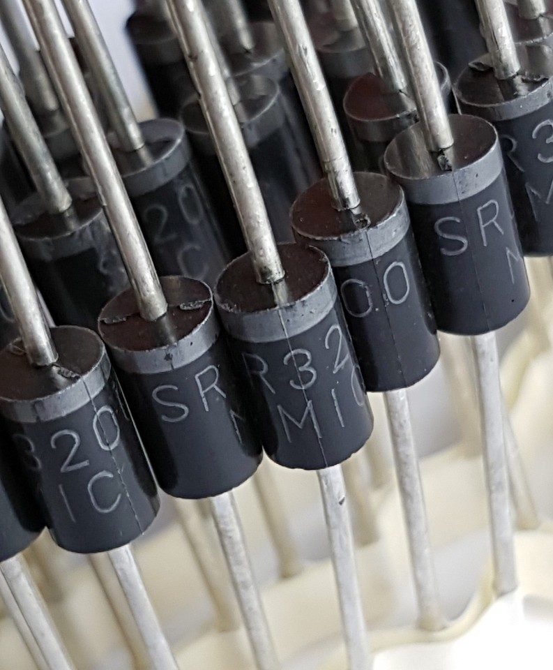 [4 pcs] SR3200 3A 200V SCHOTTKY RECTIFIER (SB3200,MBR3200 equiv+ SR3100 ...