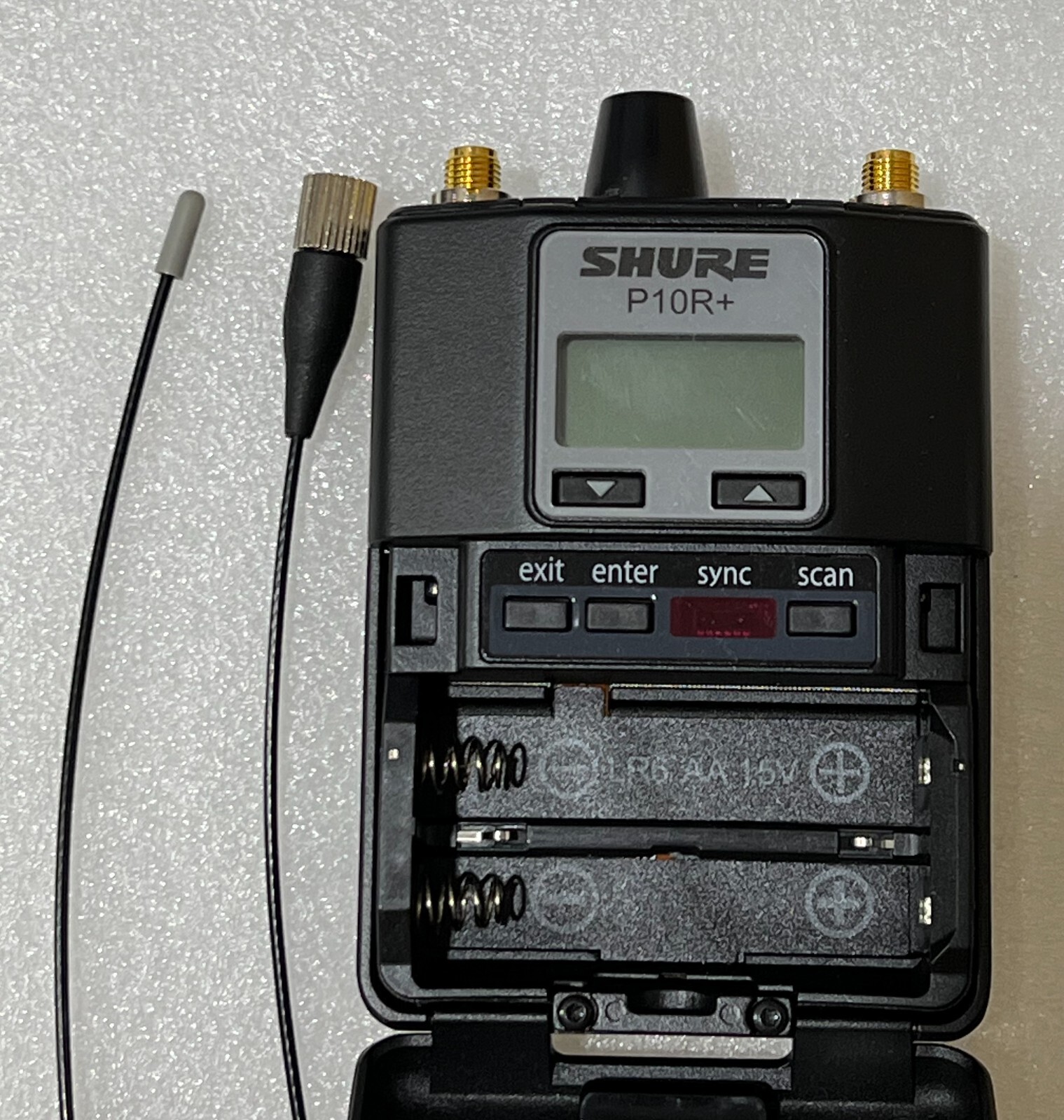 Shure PSM1000 -NEW 4 Channels- 2x P10T and 4x P10R+ J8A SPECIAL PROMO ...