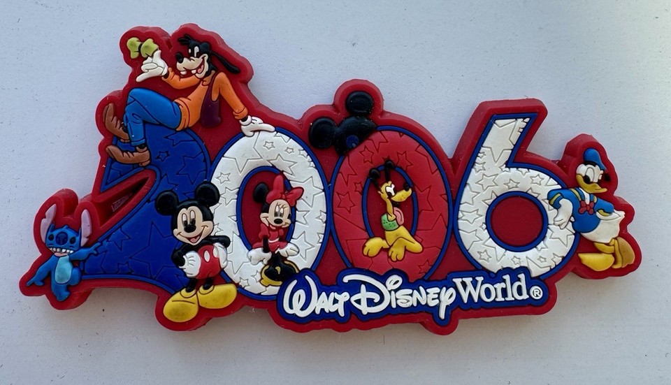 RARE 2006 Walt Disney World Fridge Magnet Goofy Donald Duck Minnie ...