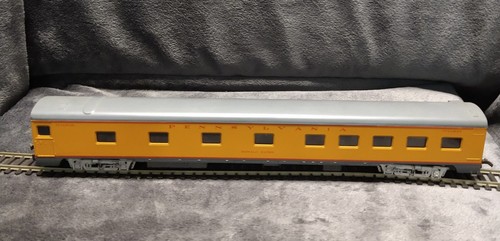 HO SCALE RIVAROSSI PENNSYLVANIA (UNION PACIFIC) BUFFALO RAPIDS COACH | eBay