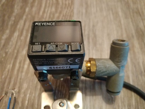 Keyence AP-C33K Ultra-Compact Digital LED Pressure Sensor 145 PSI, used ...
