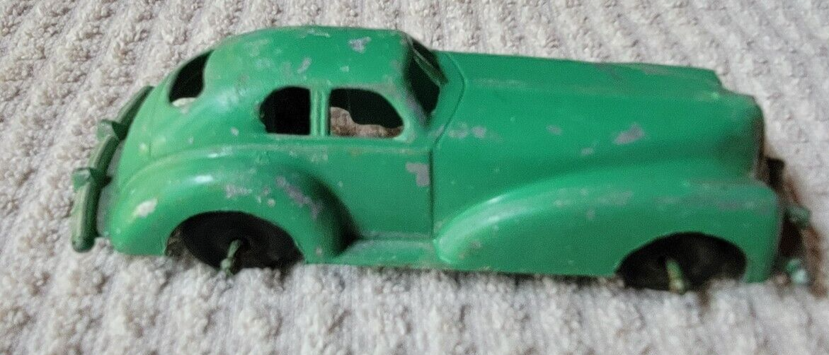 MANOIL No 707 (Green) & No 708 (Red) VTG Metal Toy Cars USA 6” Lot Of 2 ...
