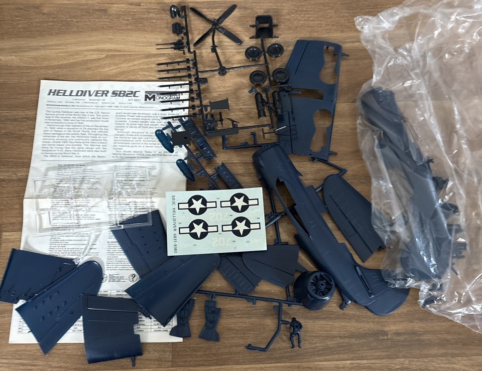 Monogram 6831 - Hell Diver SB2C - Model Airplane Kit 1/48 Scale | eBay