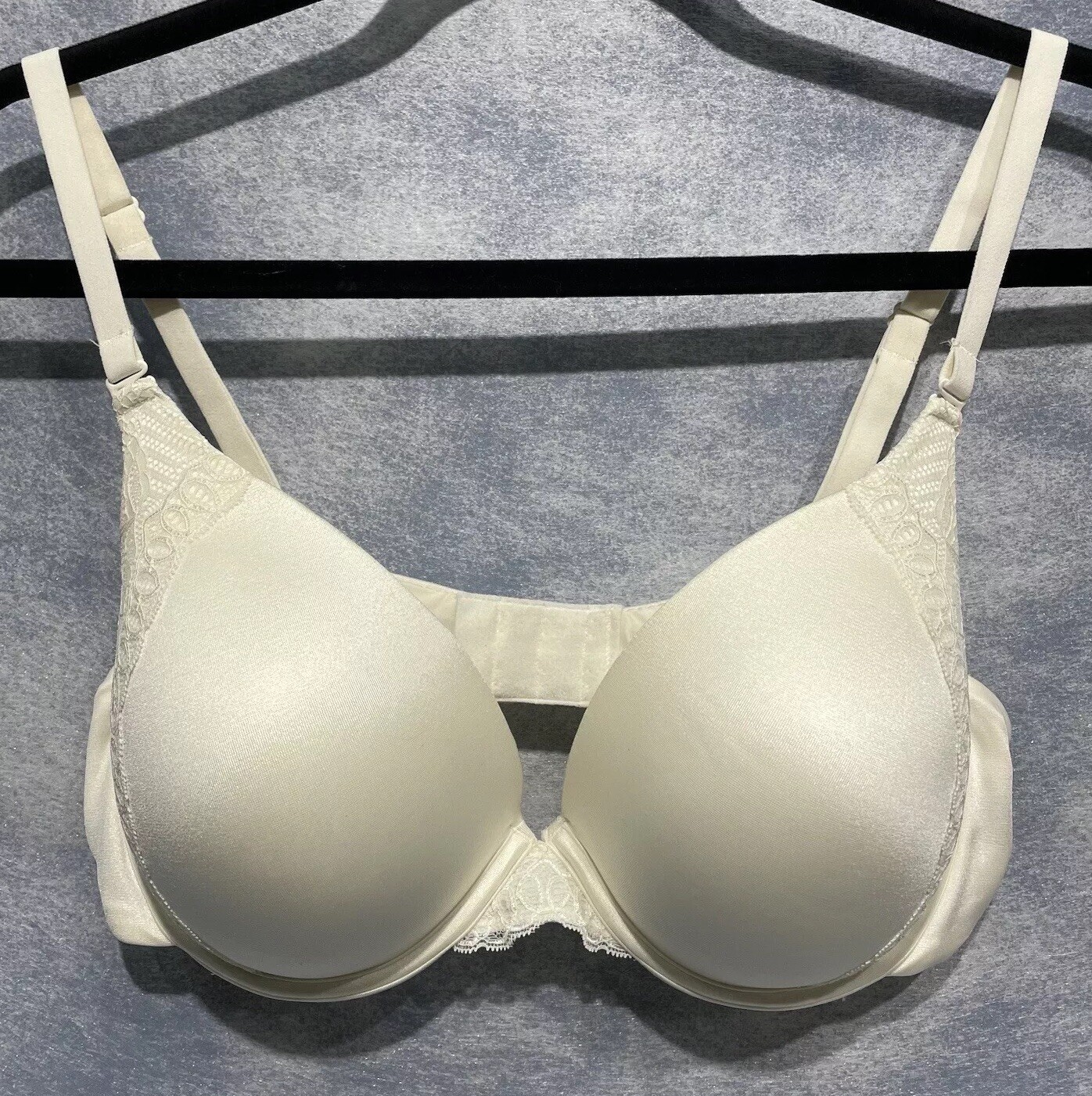 Maidenform Comfort Devotion Underwire Bra 38D Ivory M… - Gem