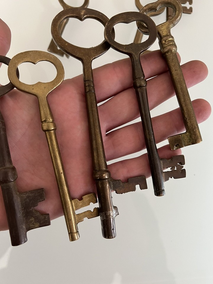 Lot Of 18 Antique Keys Brass Cast Iron Keys Skeleton Keys French Keys ...