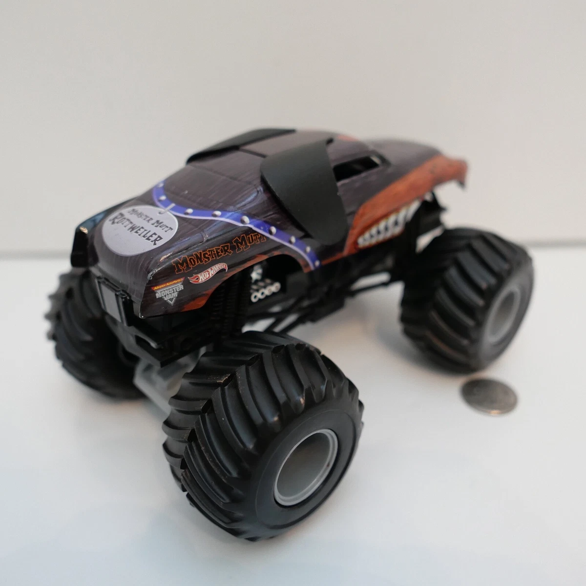 Monster Mutt Rottweiler Monster Truck