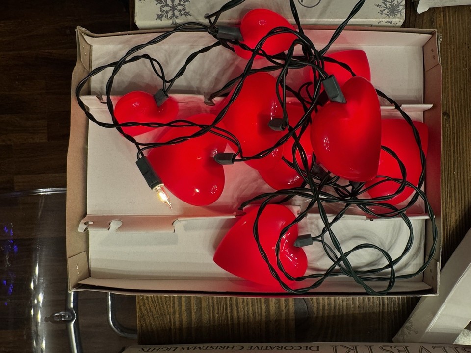 Vintage Silvestri Heart Blow Mold Red Plastic String Christmas lights ...