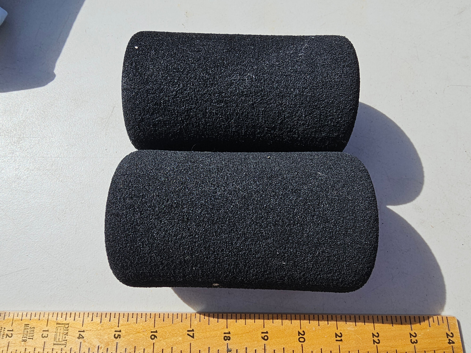 24GG82 PAIR OF FOAM PADS (CYLINDERS) FROM EXERCISE MACHINE, 6" X 3-1/2 ...