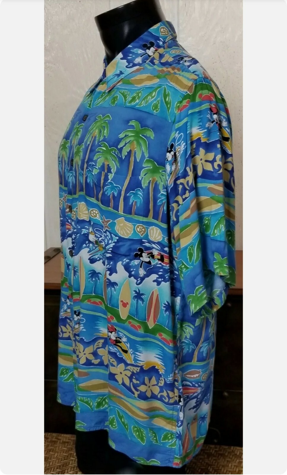 REYN SPOONER Disney Mickey Mouse & Friends Surfing Ra… - Gem