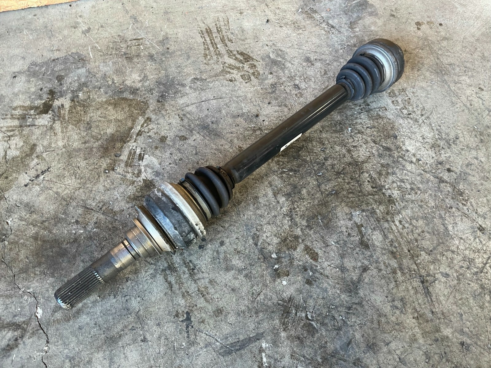 BMW 12-19 F06 F13 F10 M6 M5 REAR RIGHT SIDE CV AXLE OUTPUT SHAFT 40MM ...
