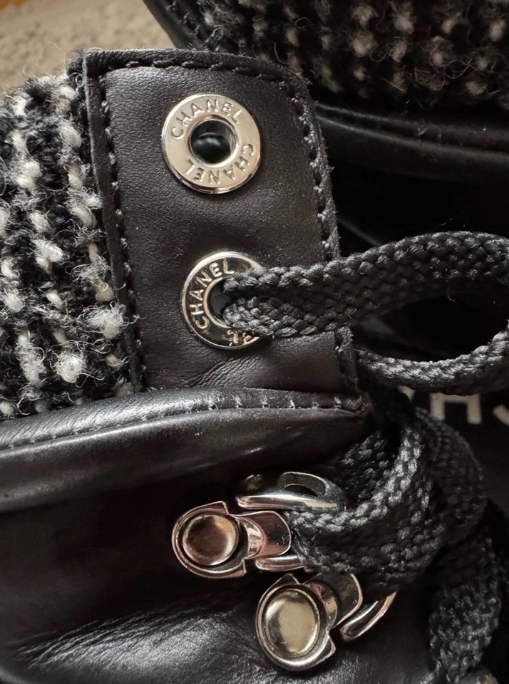 beautiful vtg Chanel black leather tweed lace up cc logo ankle boots 38 ...