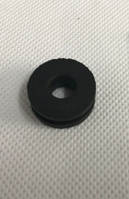 OEM Acoustic Engine Cover Grommet for Td5 Defender & Discovery ...
