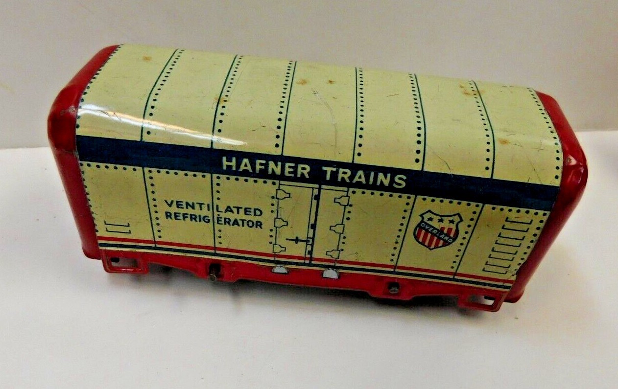 HAFNER WYANDOTTE O TIN WIND-UP TRAIN SET 5 PIECES, ENGINE 1010, TENDER ...