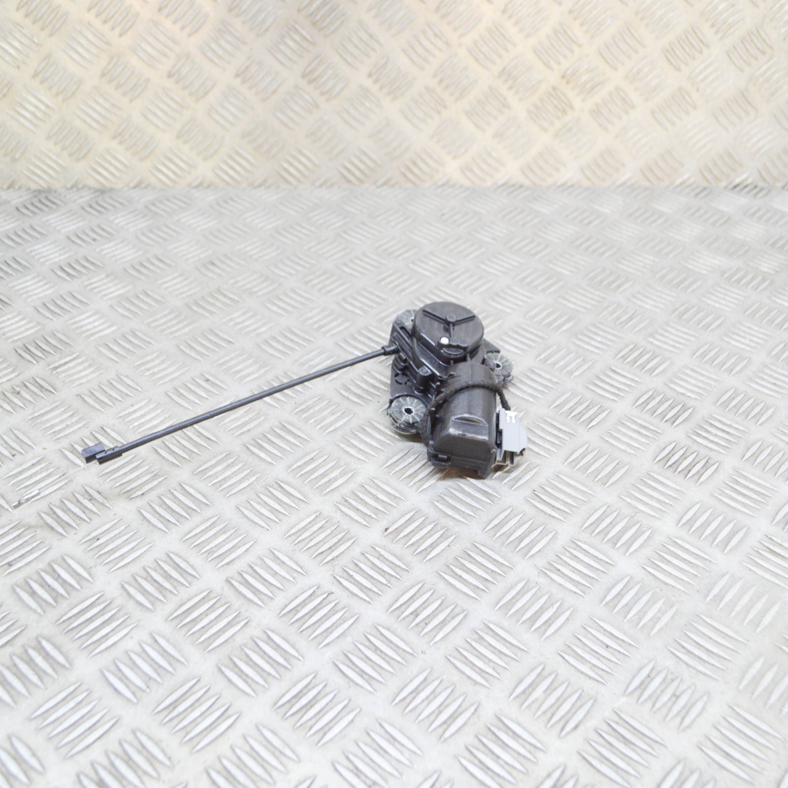 VOLVO XC40 T5 Polestar AWD Rear Tailgate Boot Soft Close Motor 32149889 ...