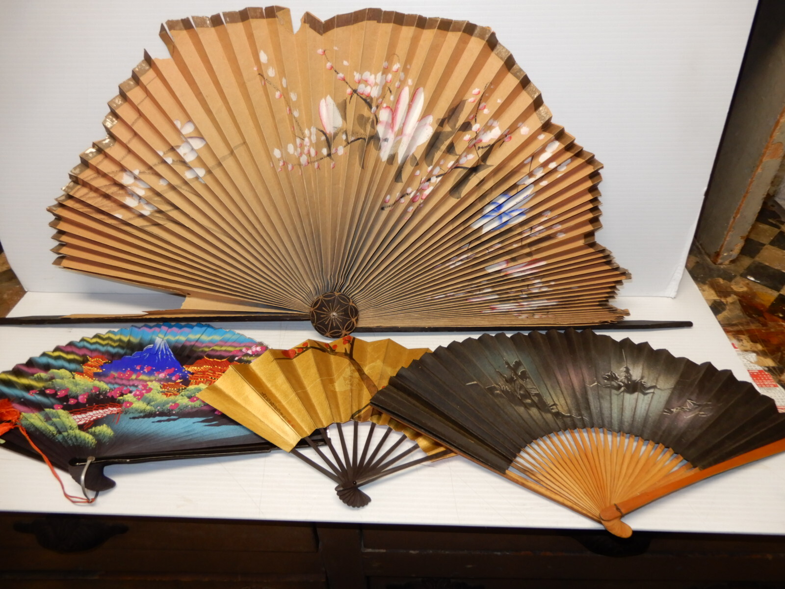 4 ANTIQUE HAND FANS 4 - Gem