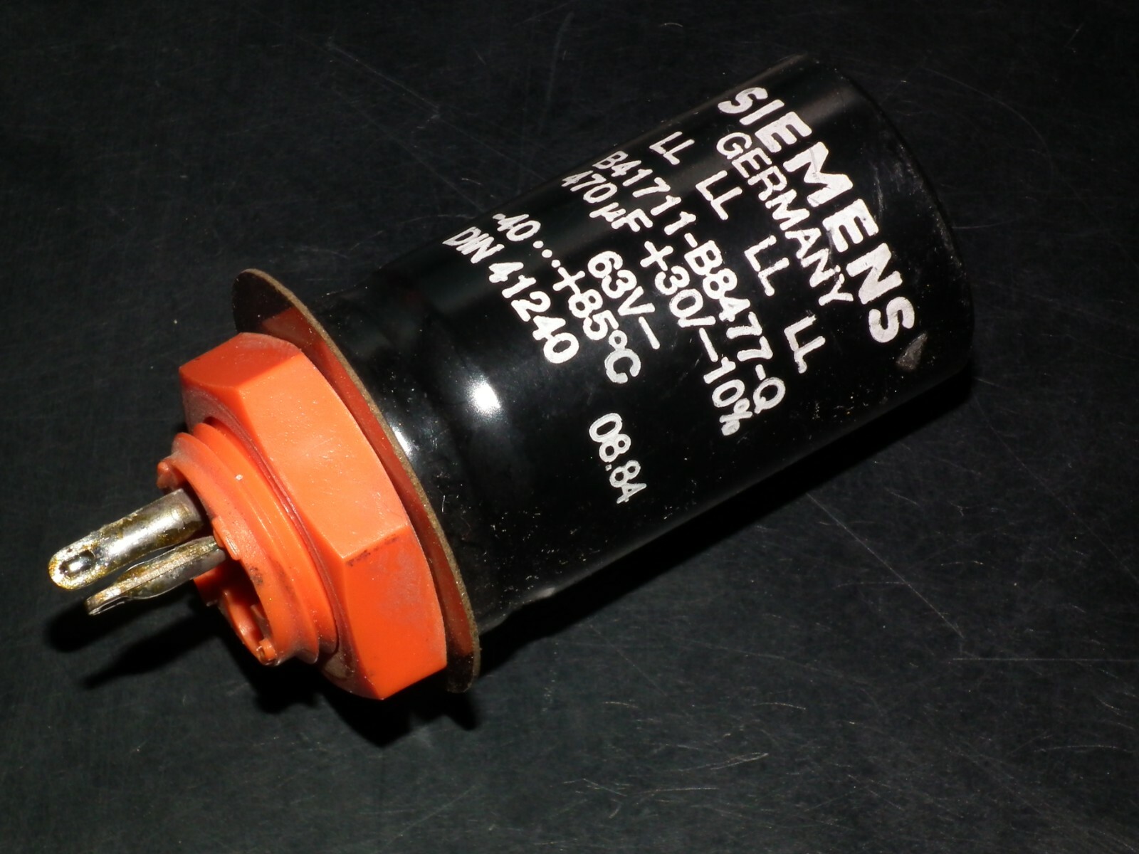 Two vintage Siemens electrolytic capacitors 470uF / 63V West Germany ...