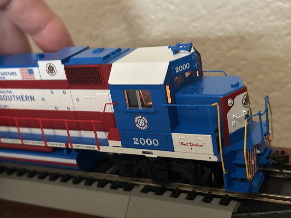 DURHAM & SOUTHERN - GP38-2 LOCO DC - HO Scale " BI-CENTENNIAL " NEW OOP ...
