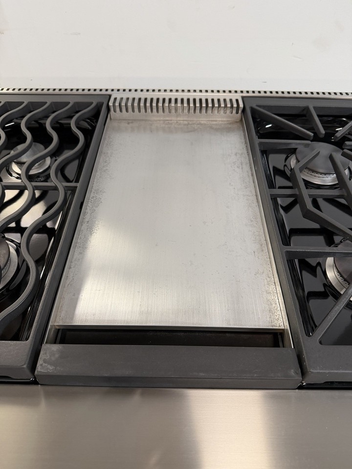 Wolf DF486G 48" Dual Fuel Range 6 Burners + Griddle PRO Stainless - Red ...