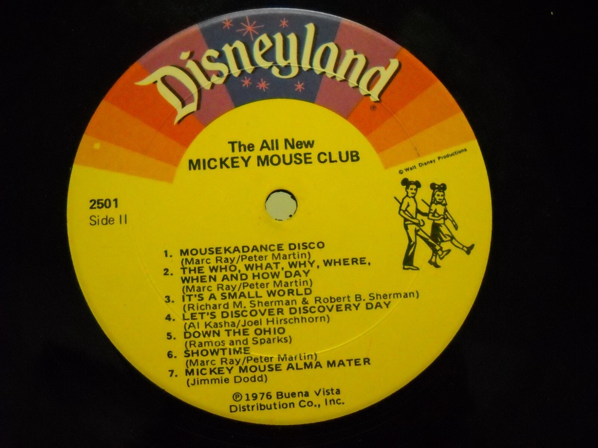 Leanbh Mickey Mouse Codlata Le Creuset Disney Mickey Mouse Collection