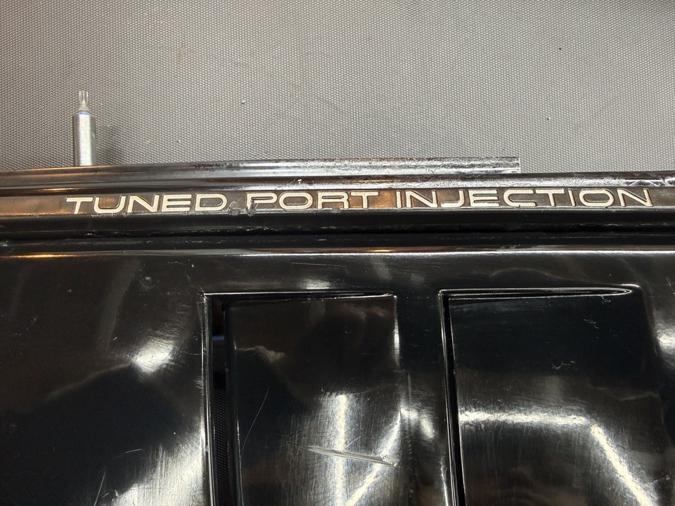 1984-90 OEM GM Chevrolet Corvette C4 LH And RH Fender Tuned Port ...