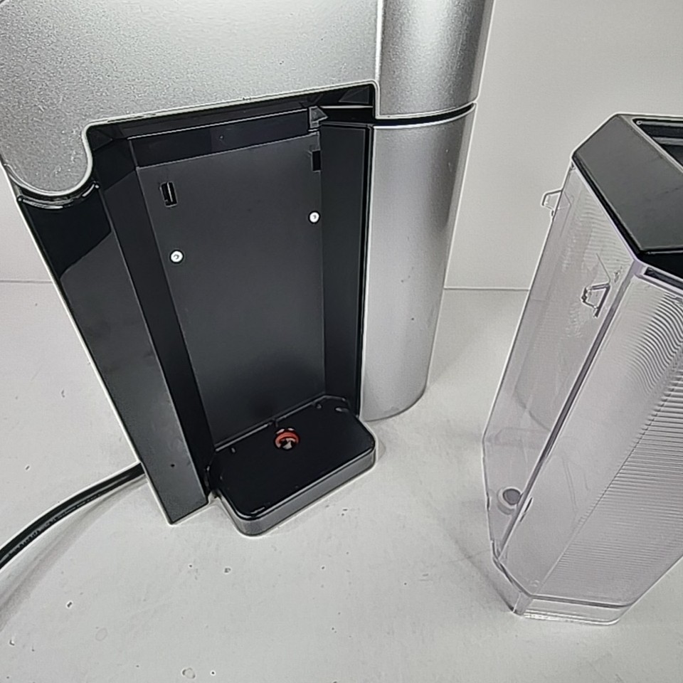 Nespresso Evoluo Coffee and Espresso Machine by De Longhi Silver Color ...