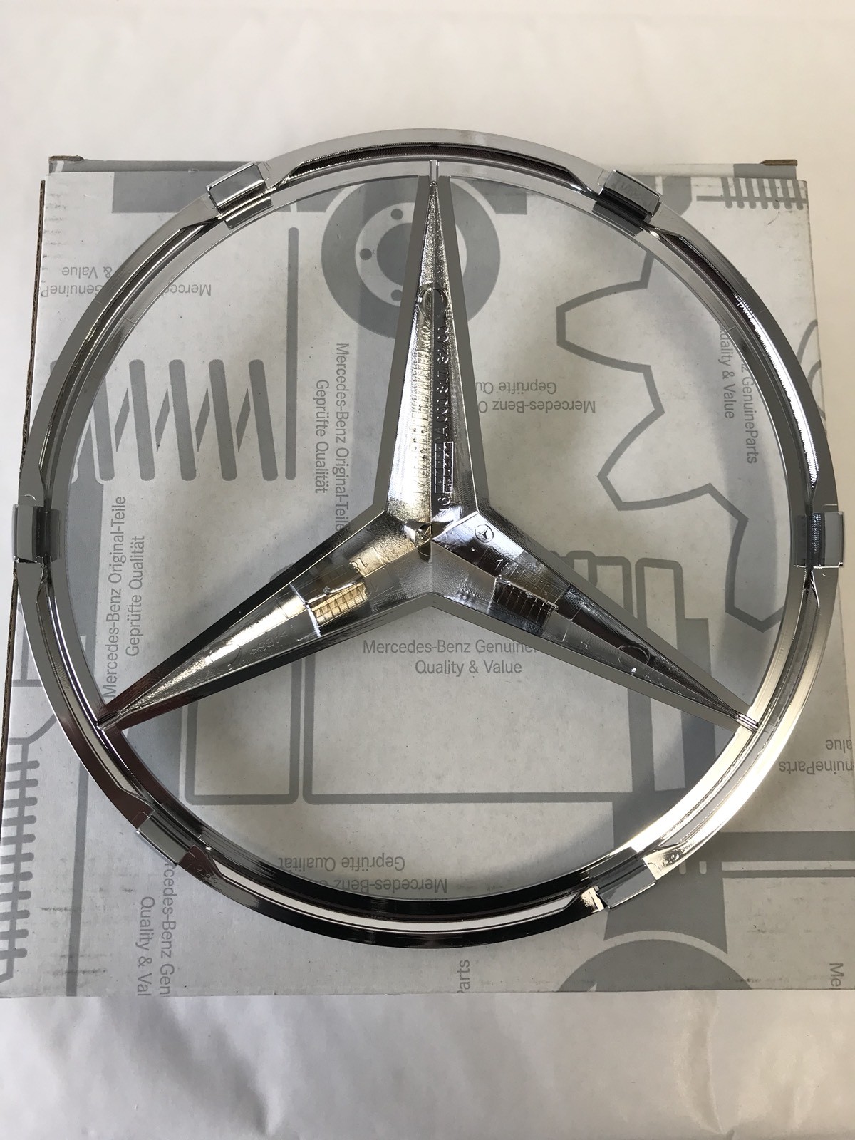 NEW Genuine Mercedes-Benz Silver Radiator Grille Star Badge Emblem ...