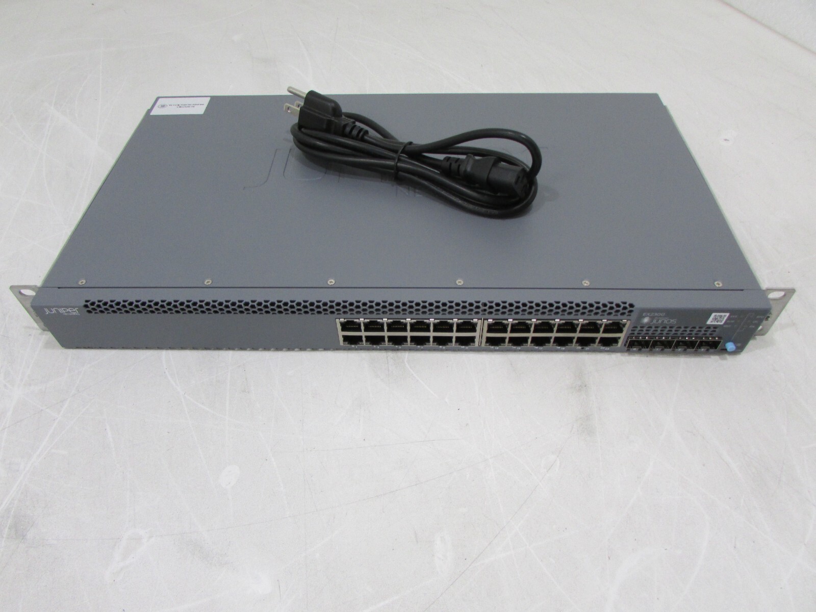 Juniper EX2300-24T 24-Port 10/100/1000BASE-T, 4 x 1/10GbE SFP/SFP ...