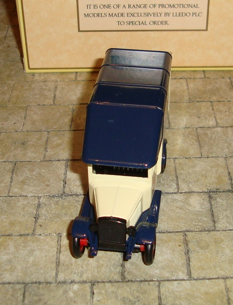 LLEDO - DAYS GONE - 1935 MORRIS PARCELS VAN - NEWS OF THE WORLD - BOXED ...