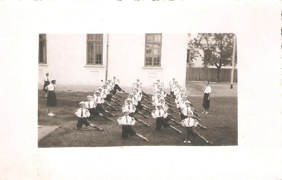 CSC0005 romania straja tarii scout uniform gymnastics real photo 8,5x12 ...
