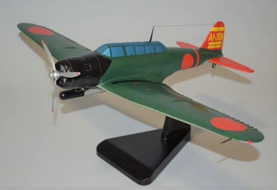 Japan Navy Nakajima B5N Kate Torpedo Bomber Desk Top WW2 Model 1/28 SC ...