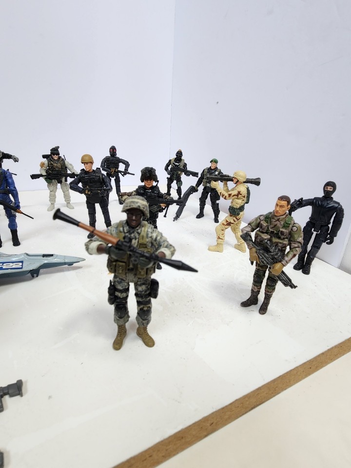 22 Mix Lot US Army Unimax Forces Valor 21st Ultimate Modern Iraq ...