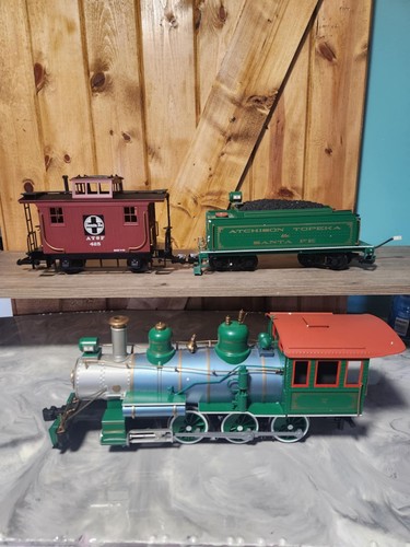 Bachmann g scale Santa fe #7Battery-operated rc train. Everything works ...