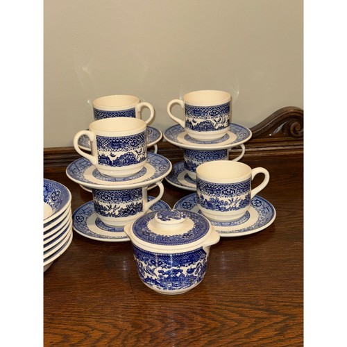35pc Vintage Blue Willow Service for 7 Chinoiserie Blue and White ...