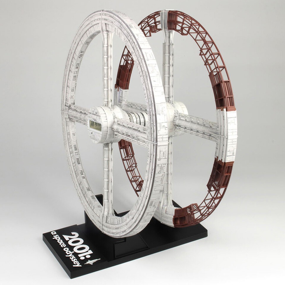 2001: A Space Odyssey Space Station V "Space Wheel" 1/2600 Model Kit ...