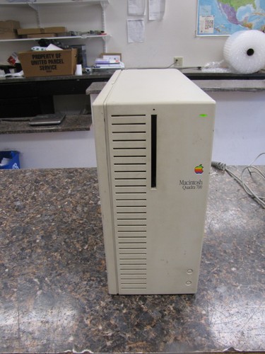 Vintage Apple M5920 MacIntosh Quadra 700 Computer 20MB RAM 2GB HD OS 7. ...